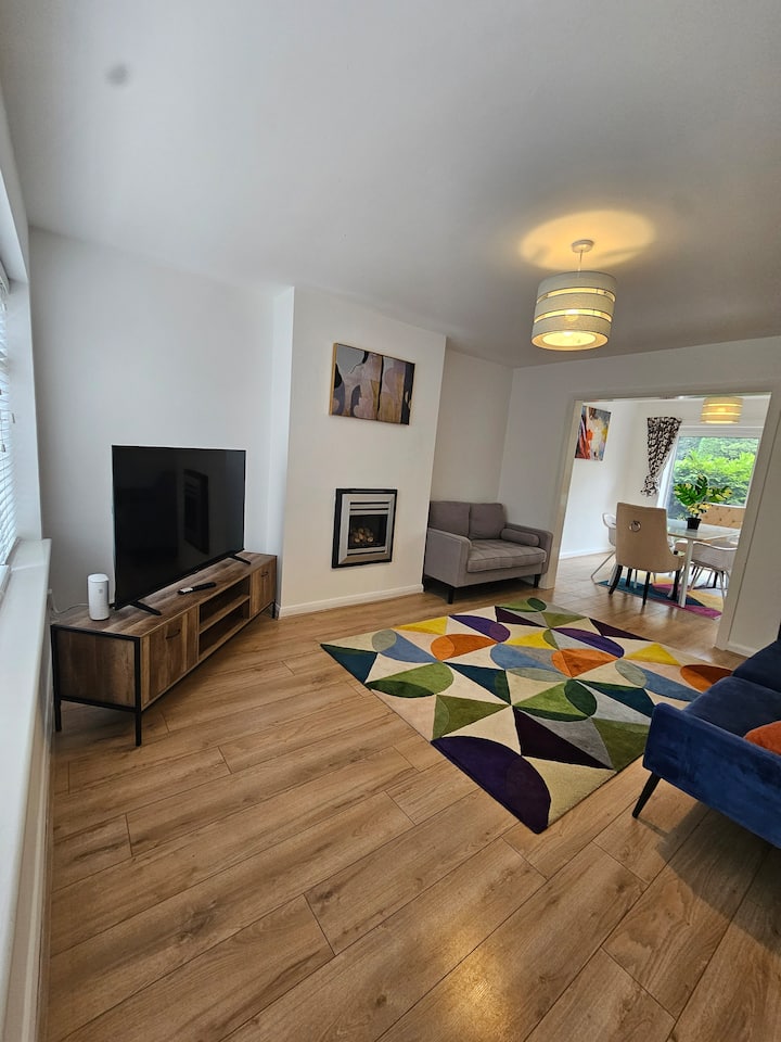 4 Bed In The Heart Of Hartford - Northwich