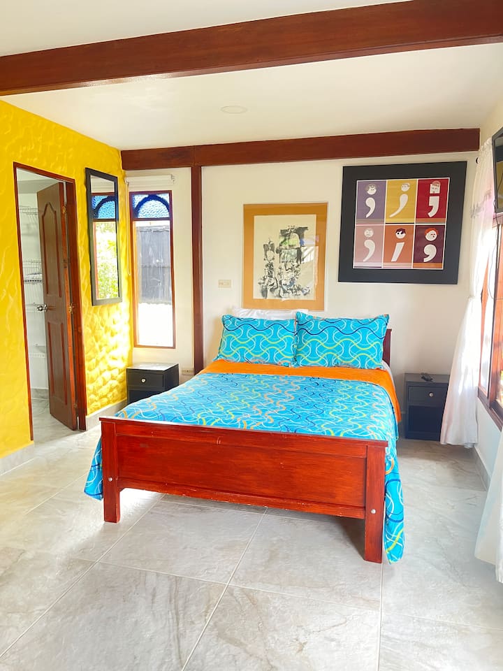 Co-living La Boira. Loft Casita - Jardín