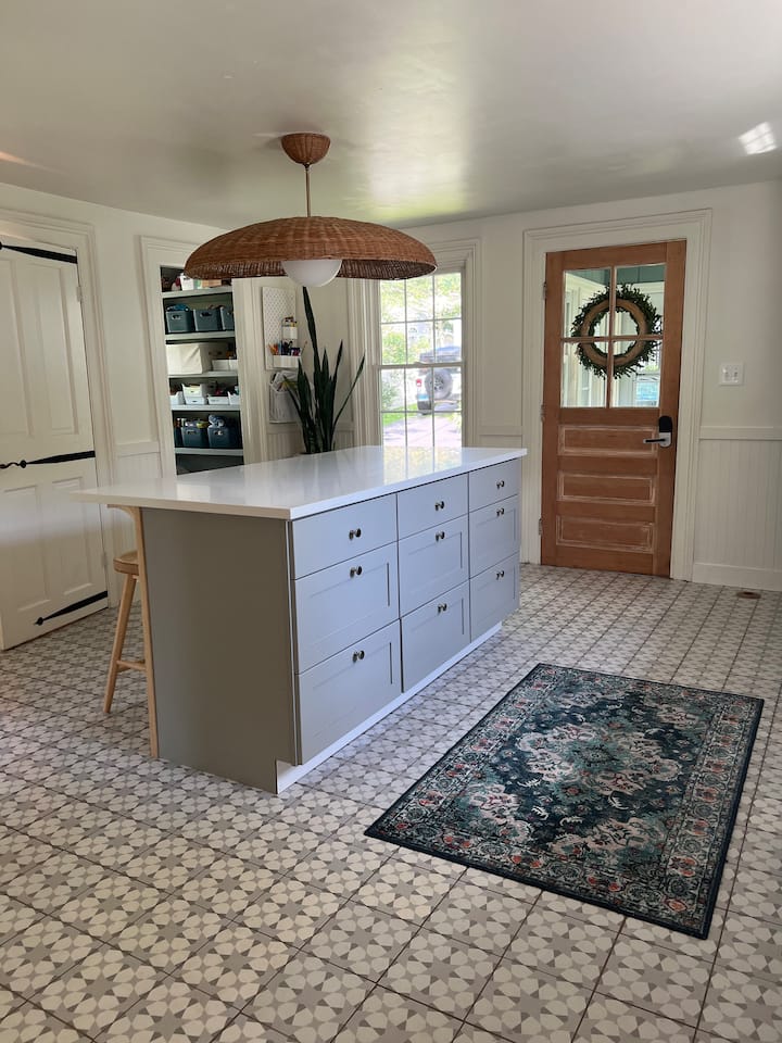 Farmhouse Close To Universities - Wallingford, CT