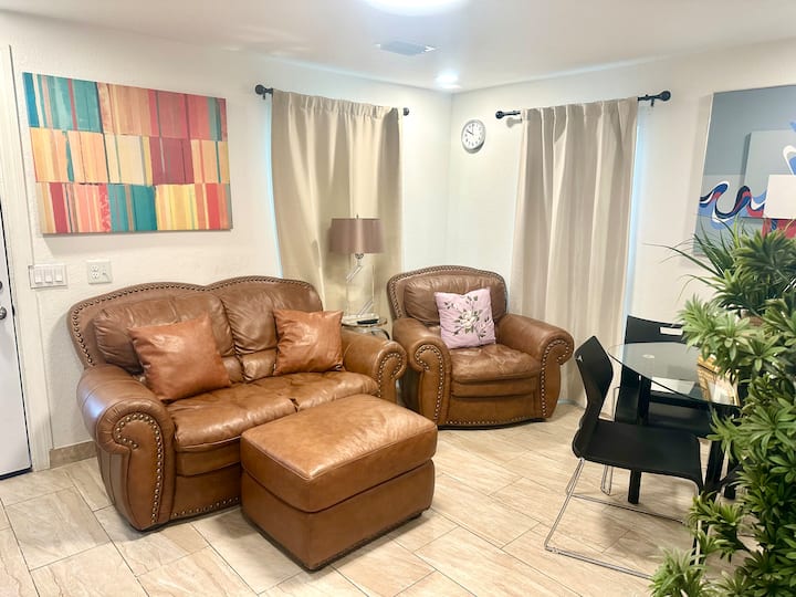 Imperial Apartment! Just 5 Min From The Beach! - Clearwater Marine Aquarium, Clearwater