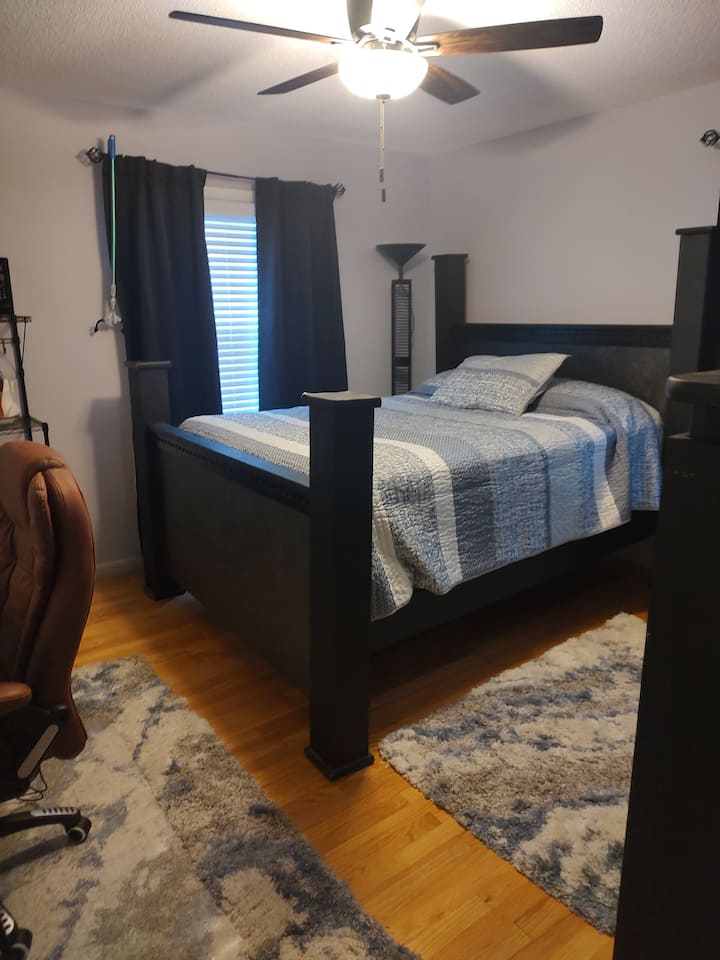 Cozy Room With Bathroom. Room #2 - Fayetteville, NC