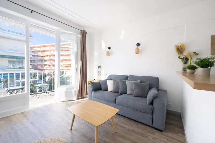 Calme Et Moderne Avec Balcon Ensoleillé - Le Cannet