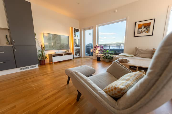Stor, Moderne Og Sentrumsnær Leilighet - Tromsø