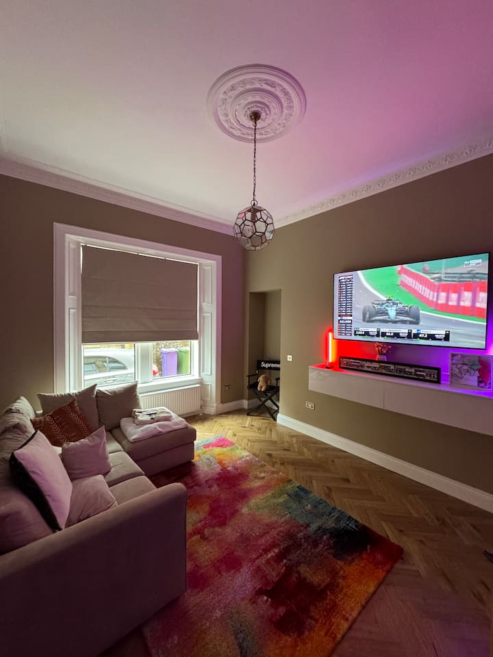 Large Sandstone Home In Glasgow - Glasgow