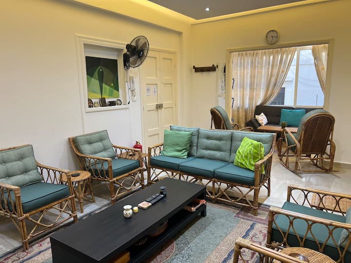 City Appt In Ashrafieh, Geitawi, W/ Full Amenities - Beyrut