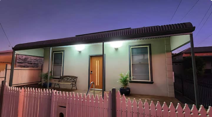 Home On Mica 3 Bed 2 Bath A/c Wi-fi All Mod Cons. - Broken Hill