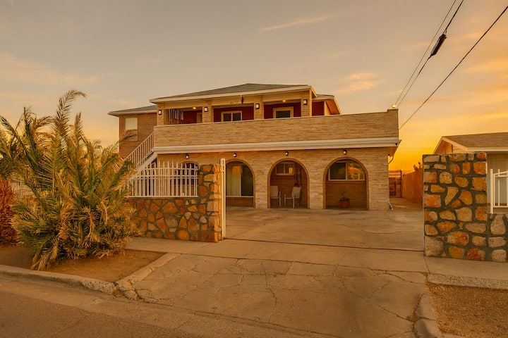 Peaceful 3br/1ba Balcony Tramway Zoo Hiking Serene - El Paso, TX