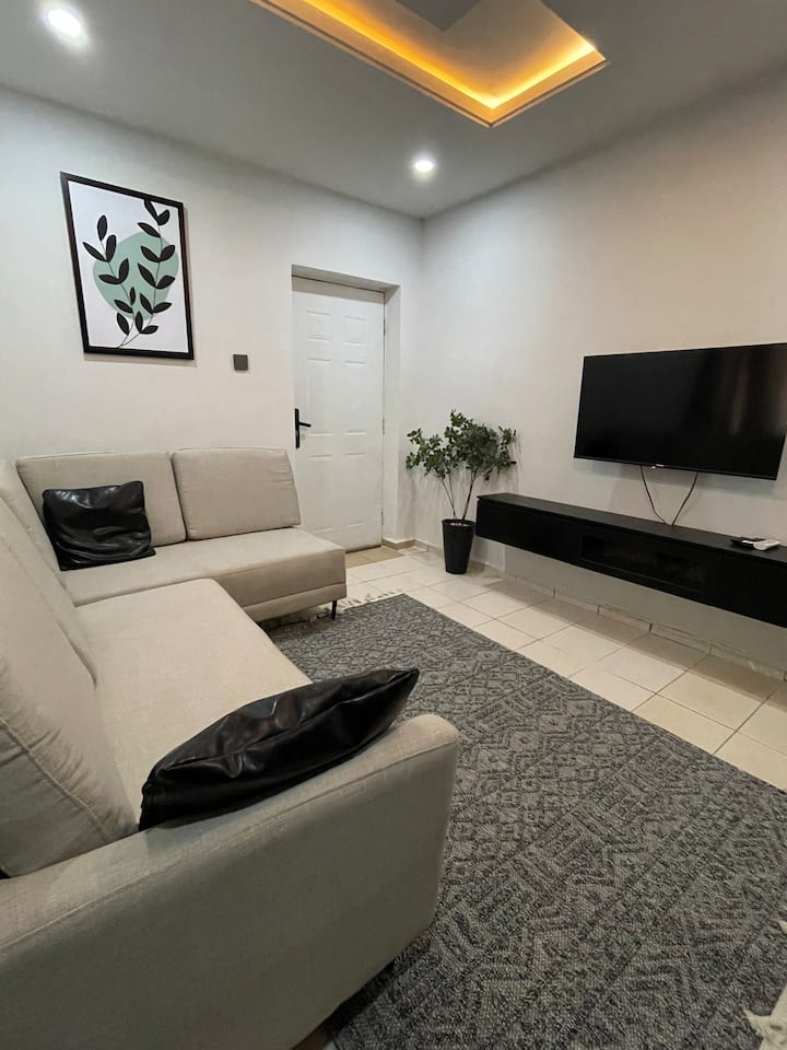 Lovely 1 Bedroom Apt With Wifi And 24/7 Power. - Abuja