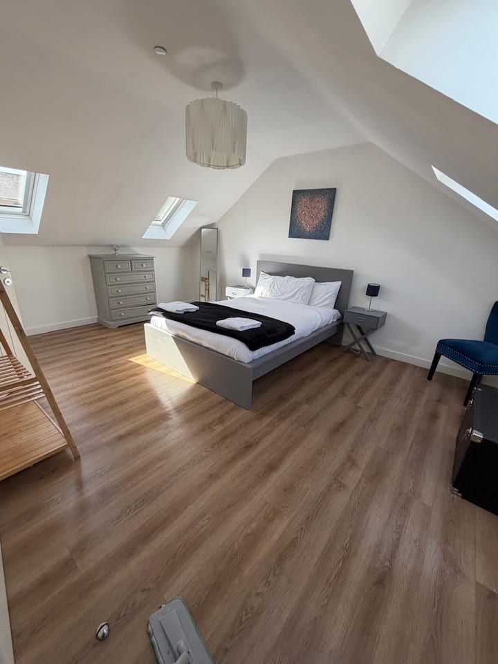 3br House | 3 Parking | Garden| Centre & Bay - Cardiff