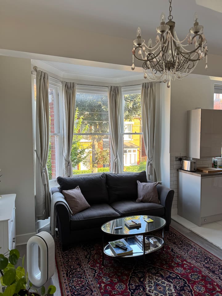 Elegant Victorian Apartment - Twickenham