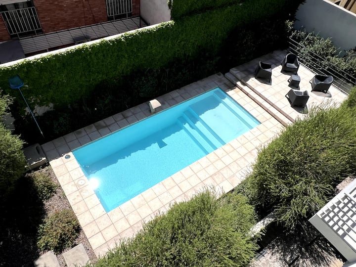 Moderno Y Luminoso Depto. Con Piscina Y Cochera - Mendoza