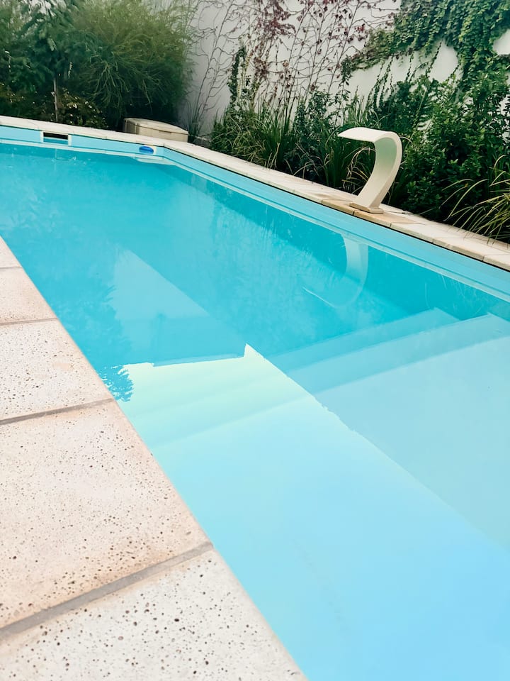 Moderno Y Luminoso Depto. Con Piscina Y Cochera - Mendoza