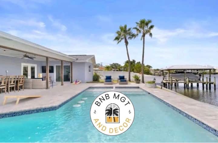 Waterfront Pool Oasis Kayaks, Games & Beach Vibe - Apollo Beach, FL