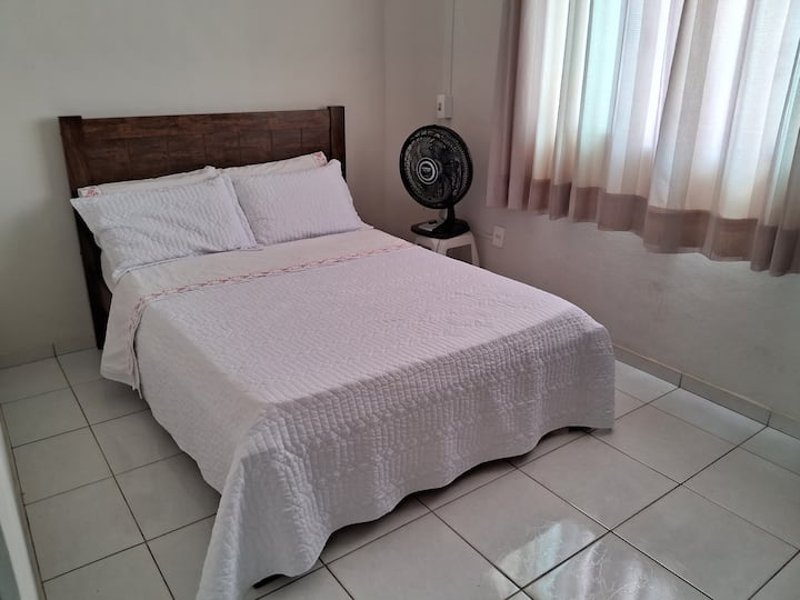 Quarto Privado Grã Duquesa Próximo A Lagoa Santa - Governador Valadares