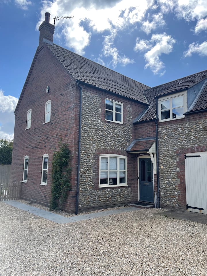 Lovely Home, Central Wells With Parking & Garden - Norfolk