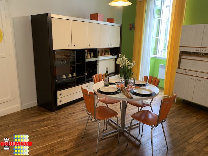 Barque Fleurie - Ambiance Vintage & Esprit Rétro - Aubeterre-sur-Dronne