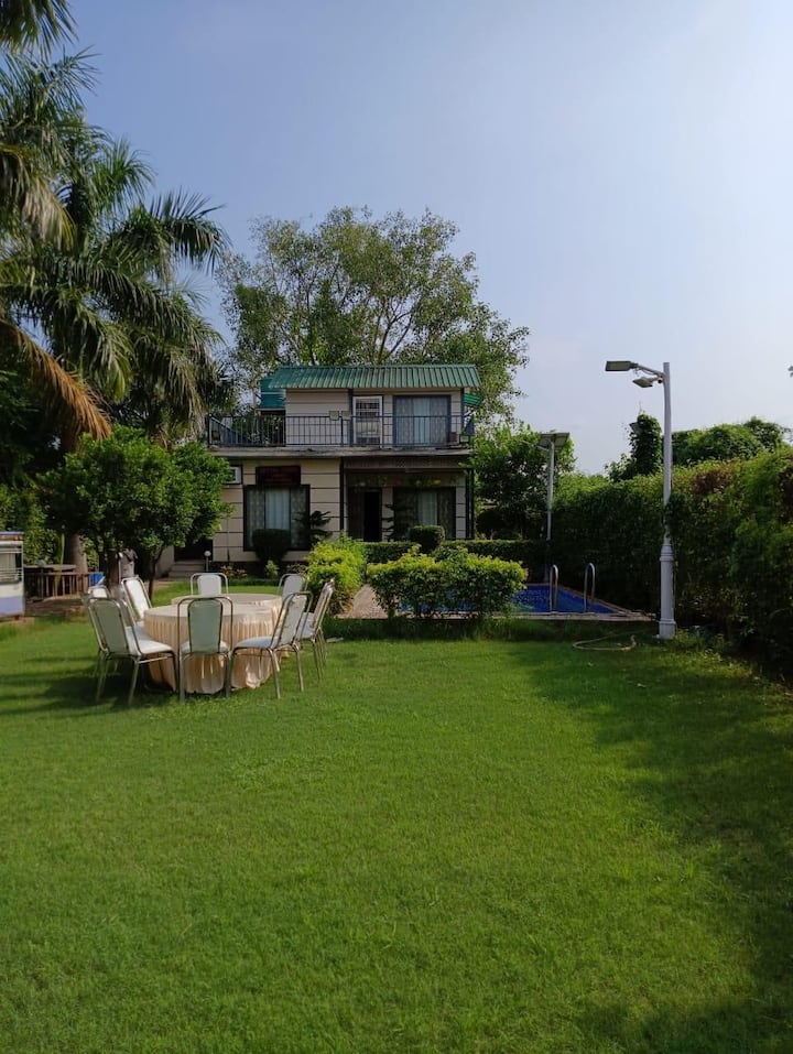 Private 2bhk Farmhouse With Swimming Pool In Noida - Faridabad