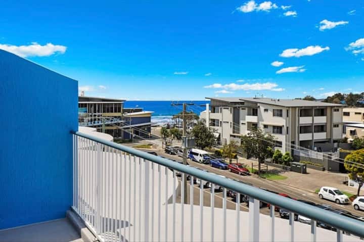 Beach Unit + Rooftop Views - Mooloolaba