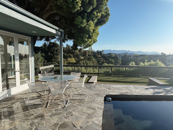 Hollywood Hills Retreat • Pool • Amazing Views - Los Angeles, CA