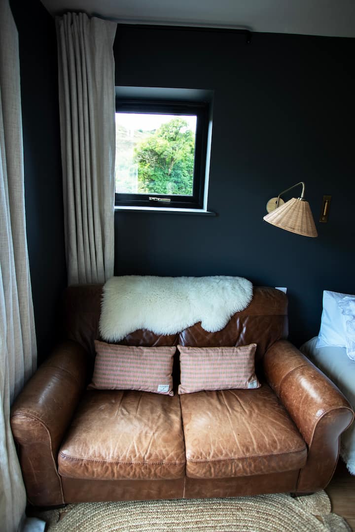 Skye Bothy • Private Guest Suite - Skye