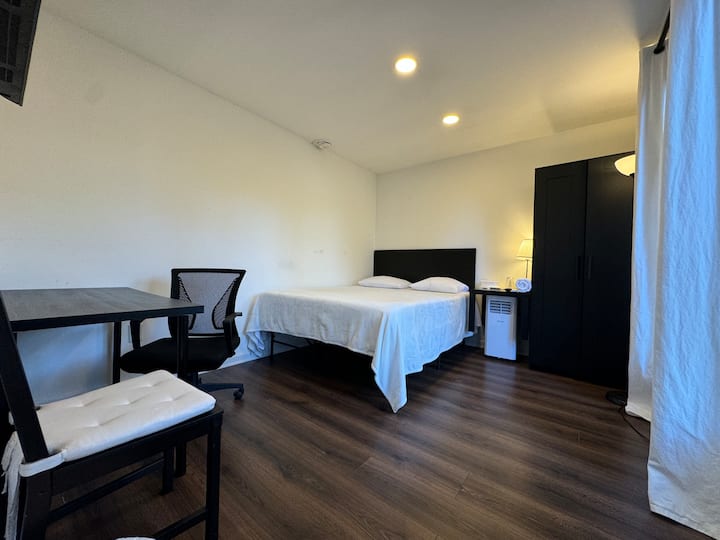 024 Cozy/modern Bedroom With Shared Bath Near Dca - Arlington, VA