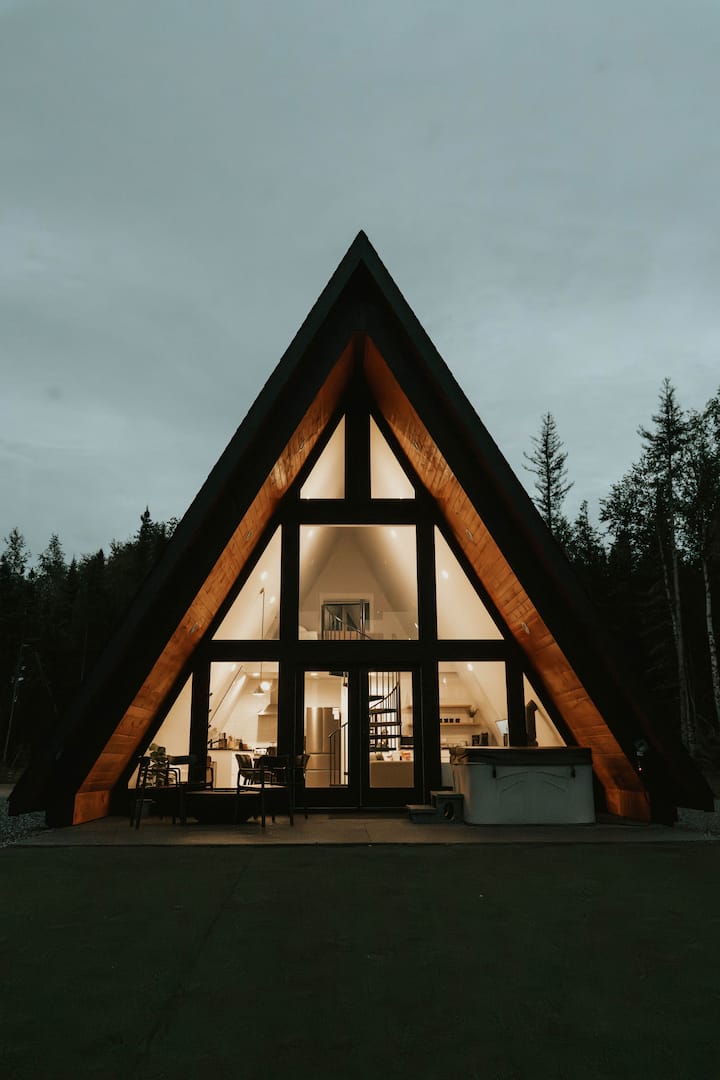 A-frame Cabin 2: Hot Tub & View! - Alaska