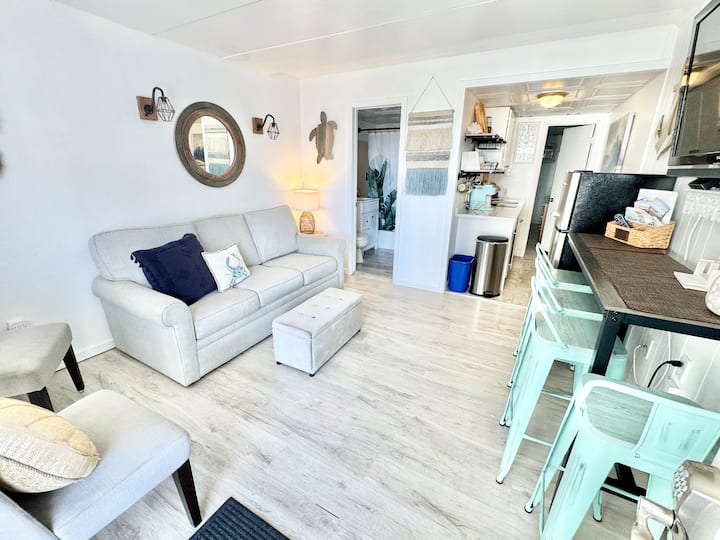 Coastal Condo With Pool - Wildwood, NJ