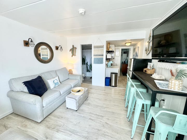 Coastal Condo With Pool - Wildwood, NJ