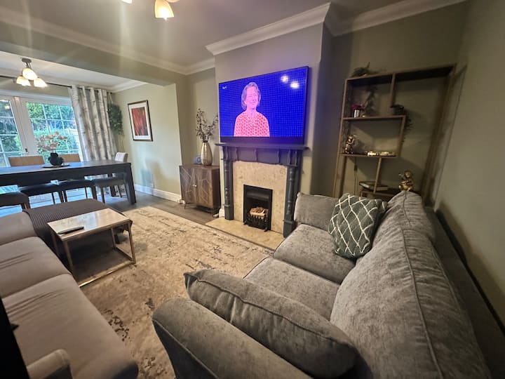 Family-friendly 4br | Garden + Double Driveway - Sale