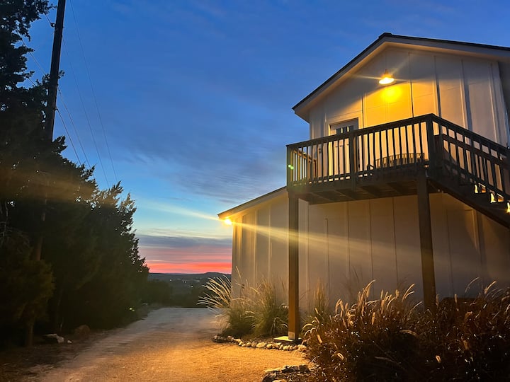 Hilltop Haven - Lakeway, TX