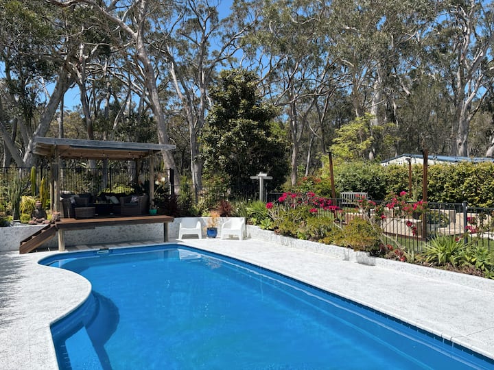 Yellow Door Poolside Retreat - 5 Mins From Hyams - ジェービス湾