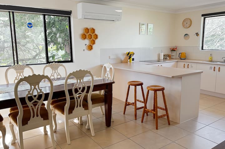 Bribie Hive - Bribie Island Holiday Apartment - Bribie Island