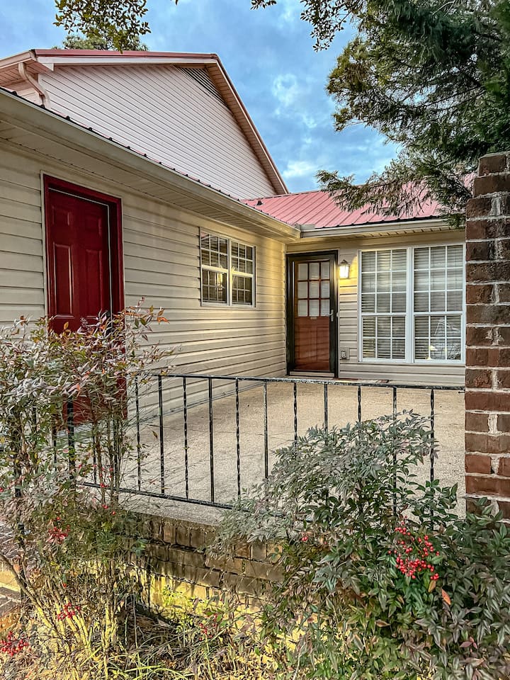 Quiet 2br Condo Near Hospitals & Shopping - Hoover, AL