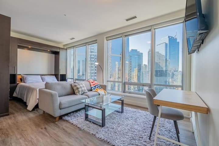 Skyline Sanctuary | Modern Studio With City Views - Vancouver