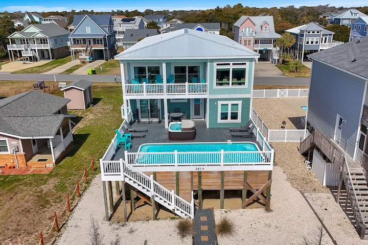 Slow M'ocean: Pool, Elevator & Hot Tub! - Southport, NC