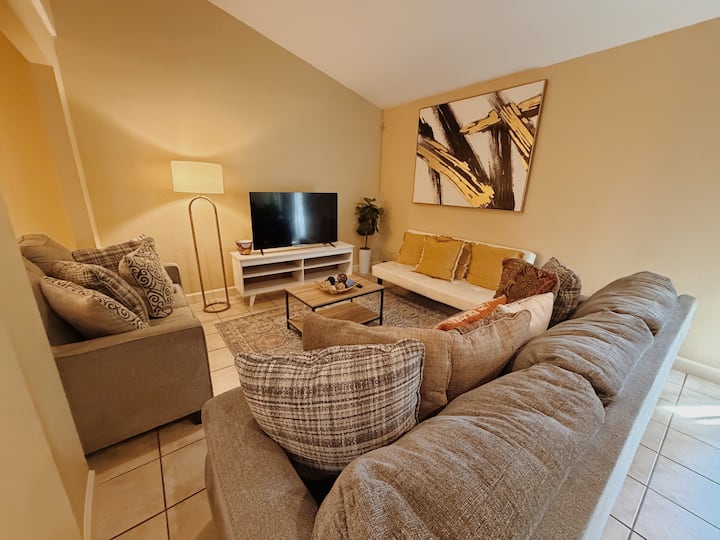 Valdosta Roomy 3br • Close To Moody Afb & Vsu - Valdosta, GA