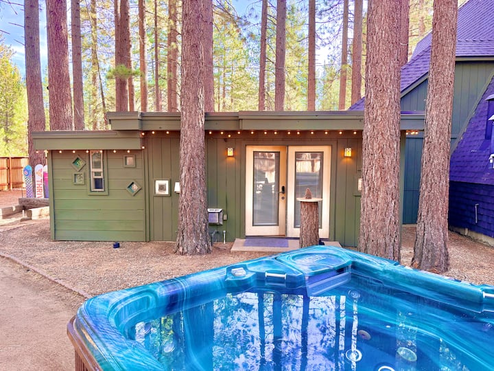 Ski & Spa Chalet • Private Steam Sauna • Hot Tub - South Lake Tahoe, CA