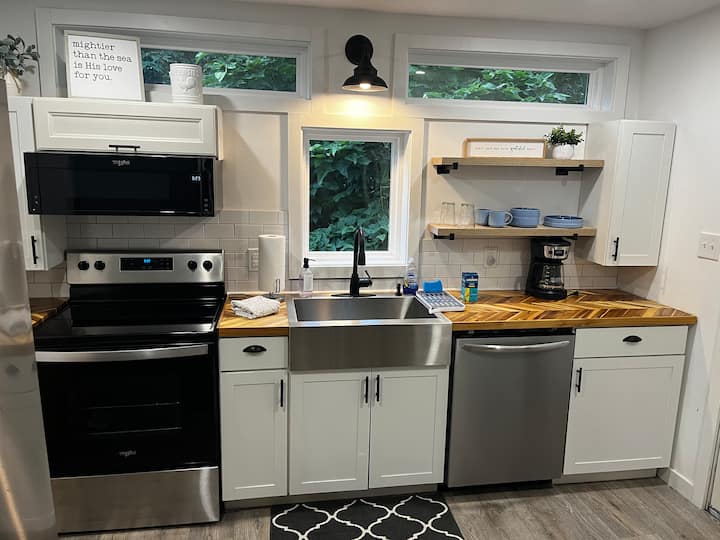 Downtown City Retreat- 5 Min To Riverfront - 維珍尼亞