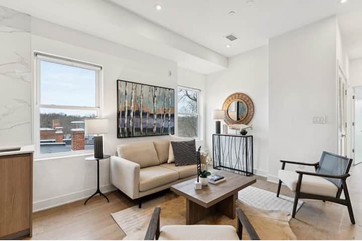 New 3bd/2ba Apartment With Private Rooftop - Arlington, VA