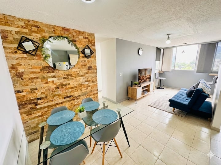 Poblado, Mejor Ubicación Y Vista De Medellín - Medellín