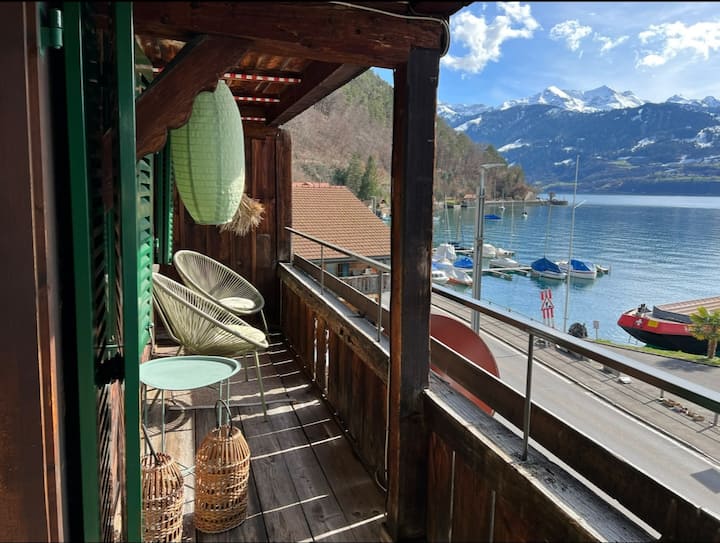 Bijou Beatus | Lakeview Sunset Retreat - Faulensee