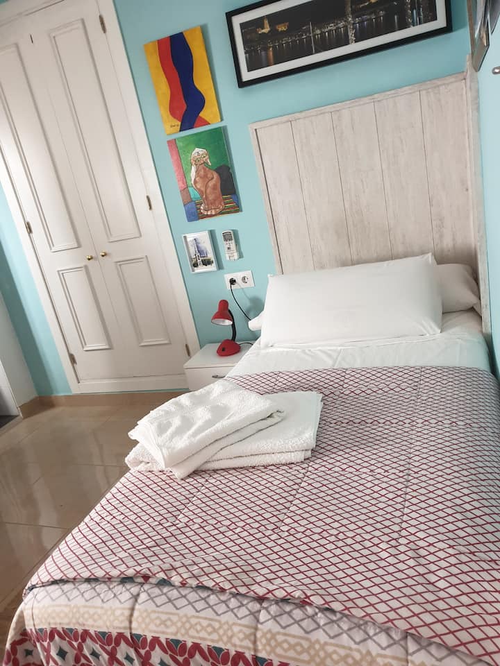 Habitación Individual. Baño Privado, A/a, Wifi 5g - Málaga