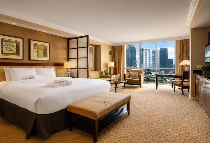 Mgm Signature | City View Studio | No Resort Fee - Las Vegas, NV