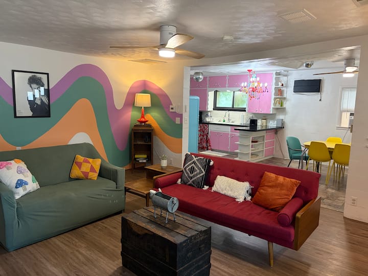 Pet Friendly Downtown Retro Flat - Loveland, CO
