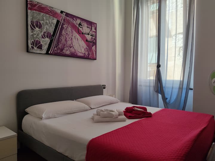 In Walls Of Historic Center And 10 Min To Aquarium - Genoa