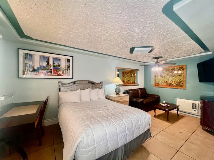 16n Las Vegas Oasis Studio Near Strip - Boulder Station Hotel and Casino