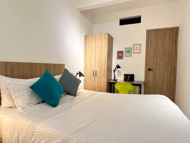 Habitación De Hotel Con Patio - Cali