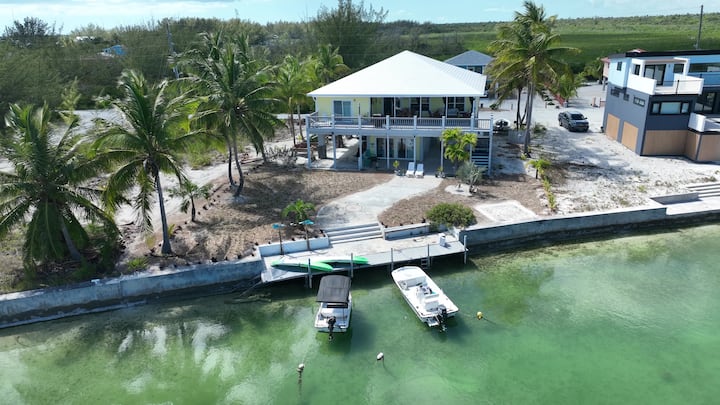 Luxury Waterfront Villa,
Dock
& Boat Available. - 巴哈馬