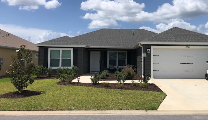 Home Away From Home - Wildwood, FL