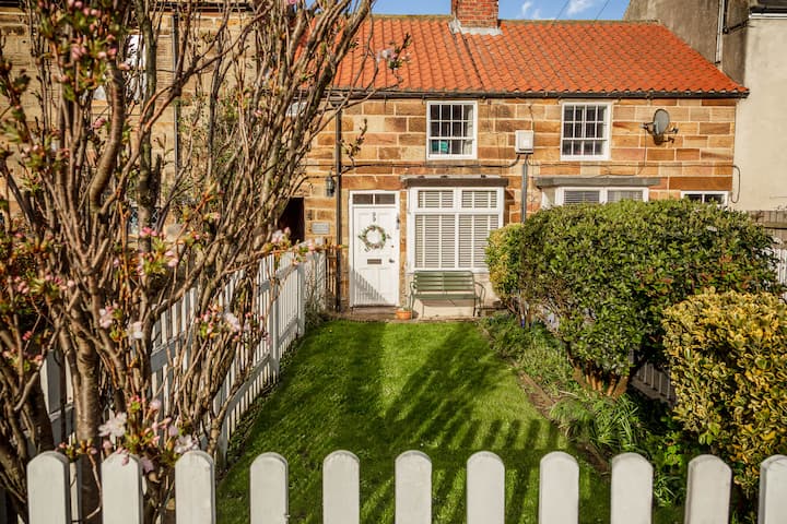 Host & Stay | Honey Cottage - Staithes